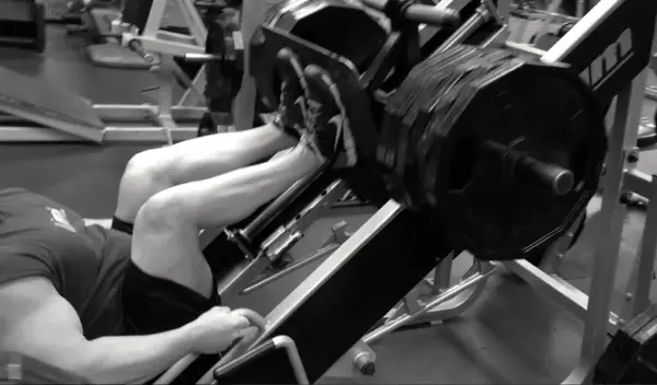 5 Leg Press Mistakes (and How to Correct Them) – The Muscle Program